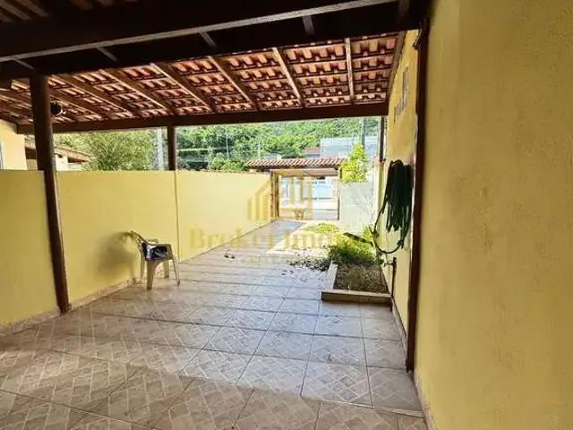 Casa / Sobrado para Venda em Caraguatatuba/SP Massaguaçu 4 Quartos