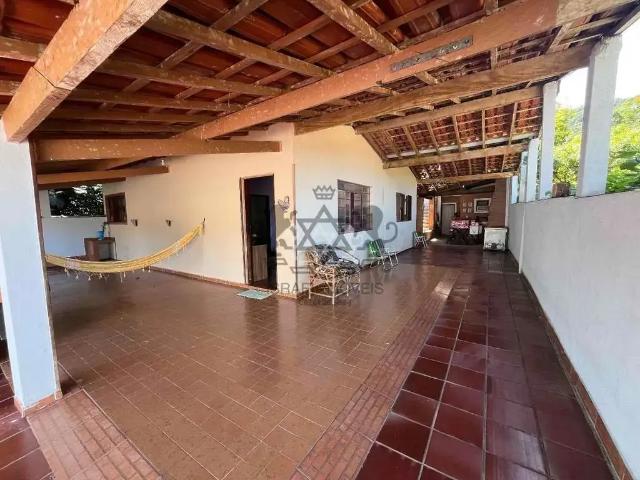 Casa / Sobrado para Venda em Caraguatatuba/SP Massaguaçu 4 Quartos