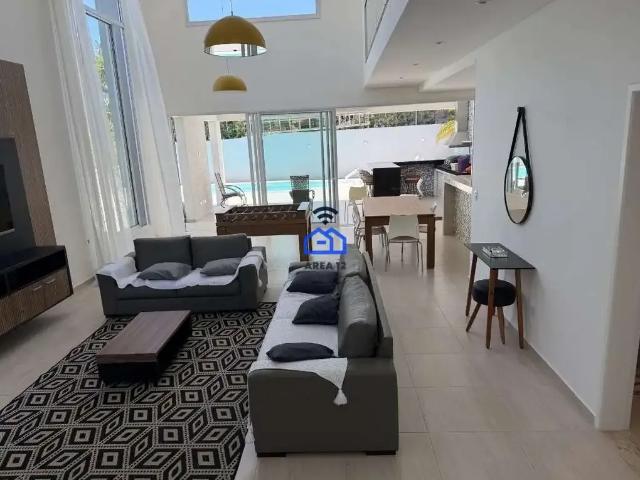 Casa / Sobrado para Venda em Caraguatatuba/SP Massaguaçu 4 Quartos