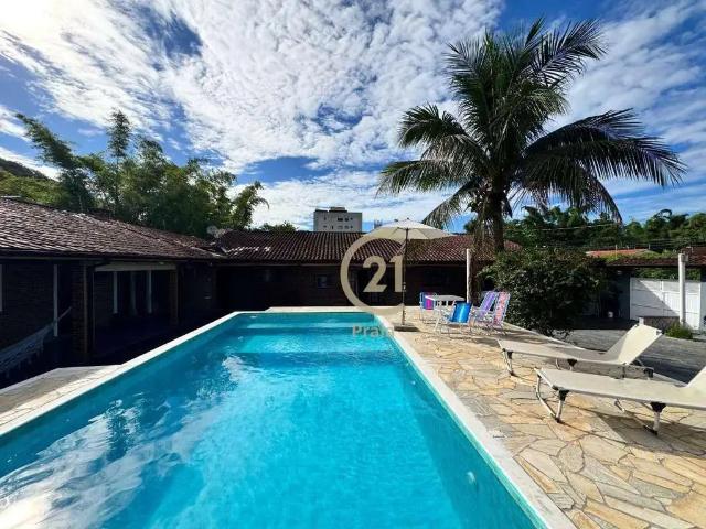 Casa / Sobrado para Venda em Caraguatatuba/SP Massaguaçu 4 Quartos