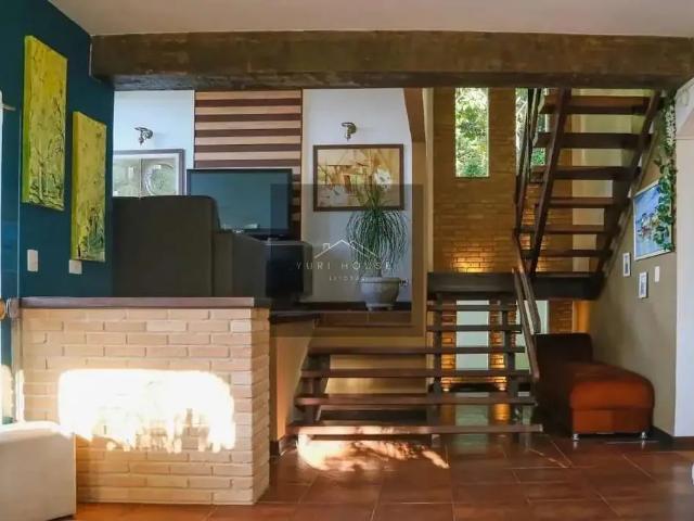 Casa / Sobrado para Venda em Caraguatatuba/SP Massaguaçu 4 Quartos