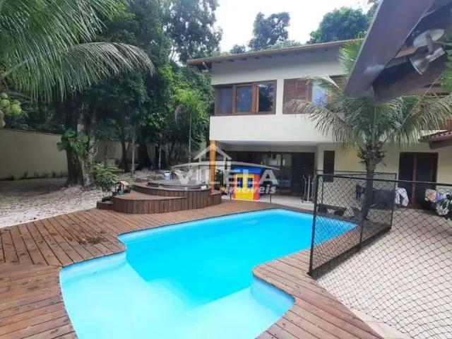 Casa / Sobrado para Venda em Caraguatatuba/SP Massaguaçu 4 Quartos