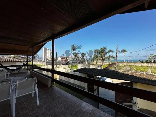 Casa / Sobrado para Venda em Caraguatatuba/SP Massaguaçu 4 Quartos