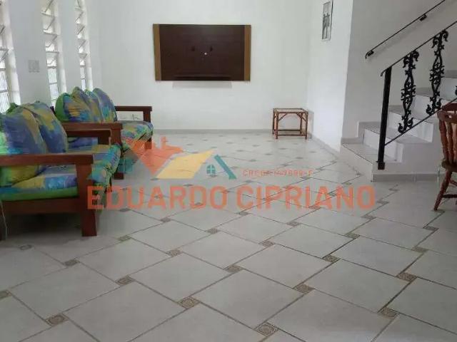 Casa / Sobrado para Venda em Caraguatatuba/SP Massaguaçu 5 Quartos