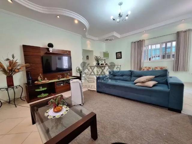 Casa / Sobrado para Venda em Caraguatatuba/SP Massaguaçu 5 Quartos