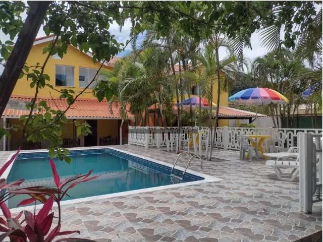 Casa / Sobrado para Venda em Caraguatatuba/SP Massaguaçu 8 Quartos