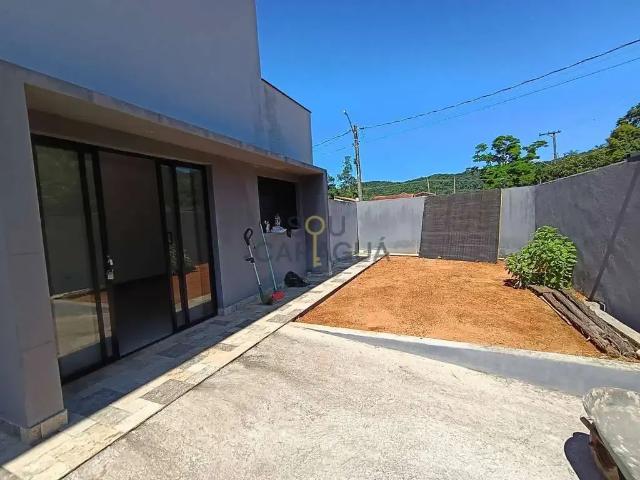 Casa / Sobrado para Venda em Caraguatatuba/SP Massaguaçu 1 Quartos