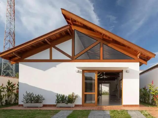 Casa / Sobrado para Venda em Caraguatatuba/SP Massaguaçu