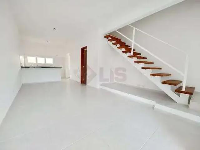 Casa / Sobrado para Venda em Caraguatatuba/SP Massaguaçu 2 Quartos