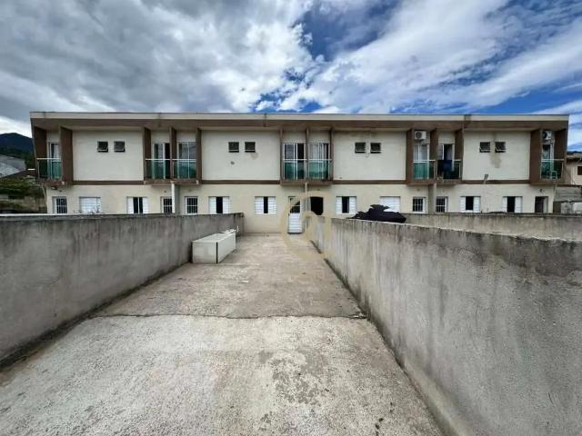 Casa / Sobrado para Venda em Caraguatatuba/SP Massaguaçu 2 Quartos