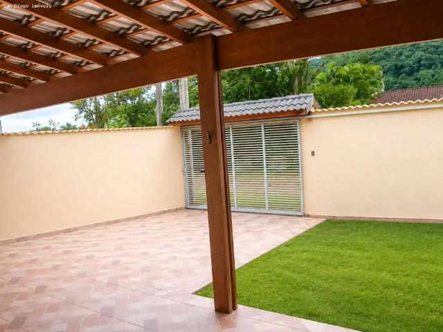 Casa / Sobrado para Venda em Caraguatatuba/SP Massaguaçu