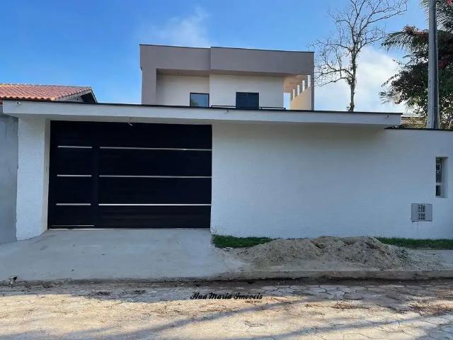 Casa / Sobrado para Venda em Caraguatatuba/SP Massaguaçu 3 Quartos