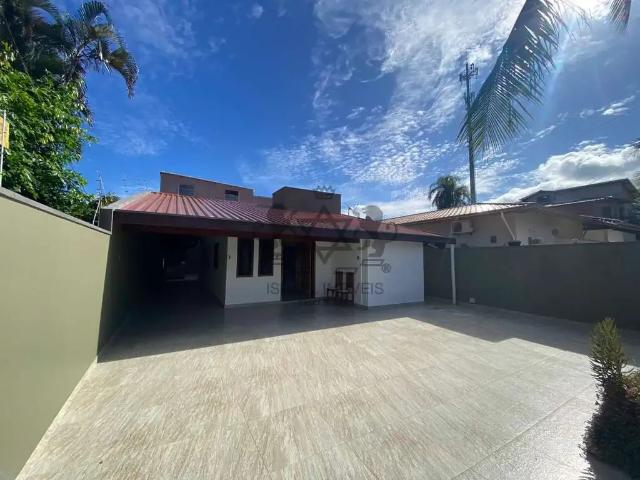 Casa / Sobrado para Venda em Caraguatatuba/SP Massaguaçu 3 Quartos