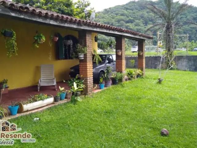 Casa / Sobrado para Venda em Caraguatatuba/SP Massaguaçu 3 Quartos