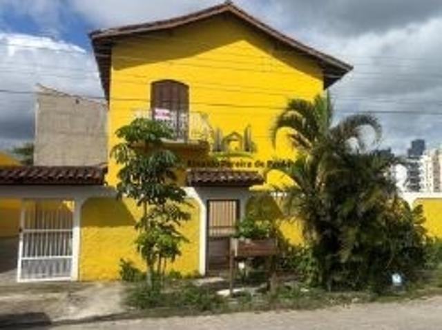 Casa / Sobrado para Venda em Caraguatatuba/SP Massaguaçu 3 Quartos