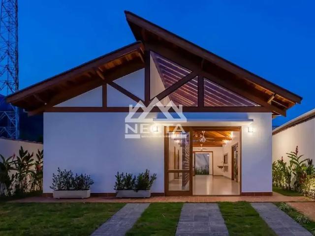 Casa / Sobrado para Venda em Caraguatatuba/SP Massaguaçu 3 Quartos