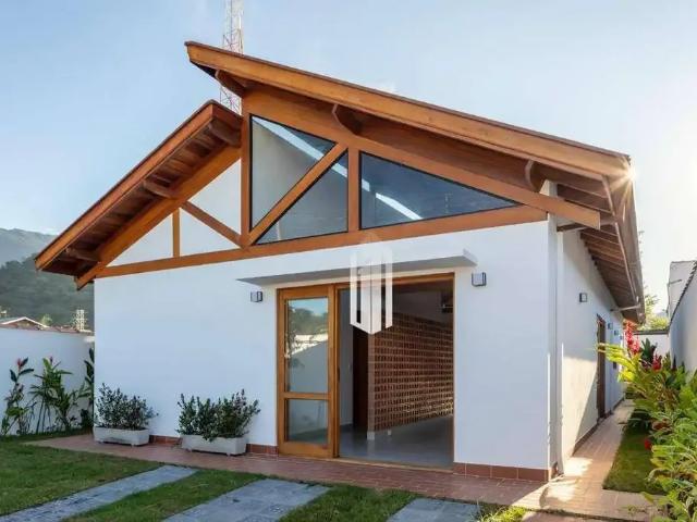 Casa / Sobrado para Venda em Caraguatatuba/SP Massaguaçu 3 Quartos