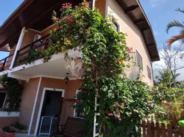 Casa / Sobrado para Venda em Caraguatatuba/SP Massaguaçu 3 Quartos