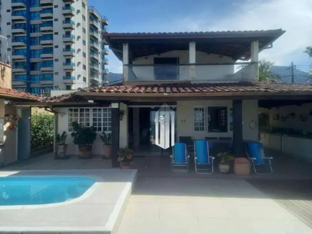 Casa / Sobrado para Venda em Caraguatatuba/SP Massaguaçu 3 Quartos