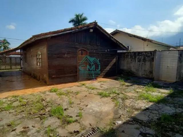 Casa / Sobrado para Venda em Caraguatatuba/SP Massaguaçu 3 Quartos