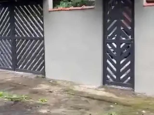 Casa / Sobrado para Venda em Caraguatatuba/SP Massaguaçu 3 Quartos