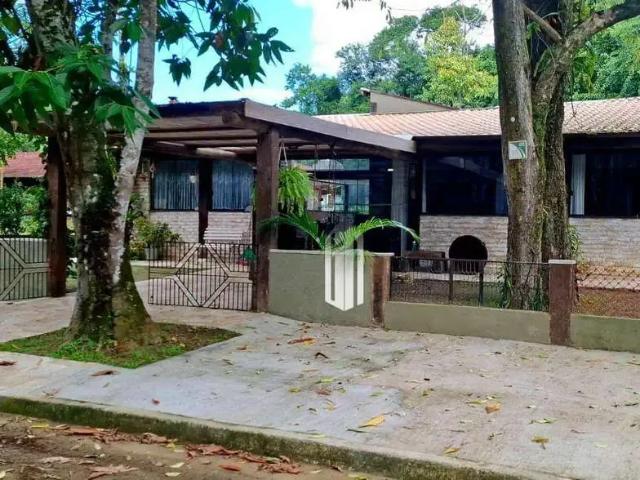 Casa / Sobrado para Venda em Caraguatatuba/SP Massaguaçu 3 Quartos
