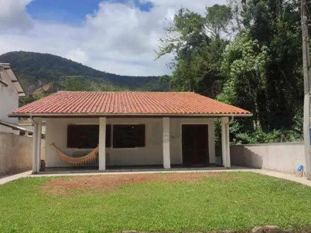 Casa / Sobrado para Venda em Caraguatatuba/SP Massaguaçu 3 Quartos