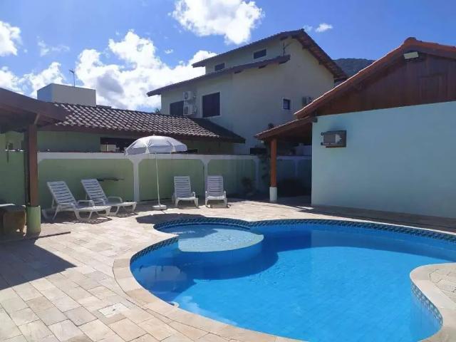 Casa / Sobrado para Venda em Caraguatatuba/SP Massaguaçu 3 Quartos