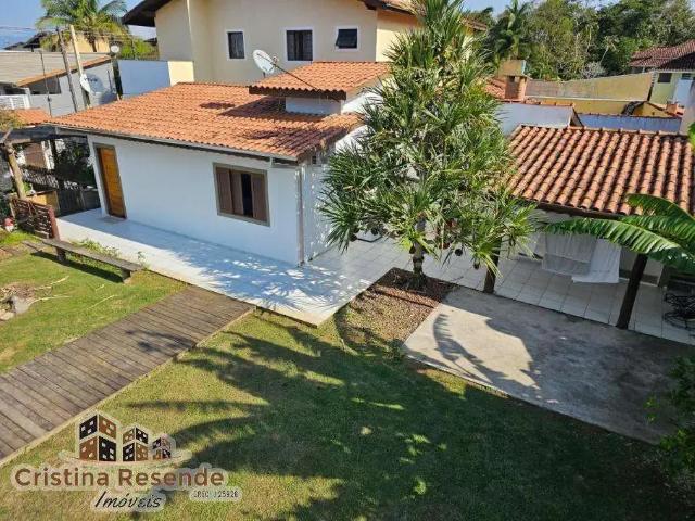 Casa / Sobrado para Venda em Caraguatatuba/SP Massaguaçu 3 Quartos