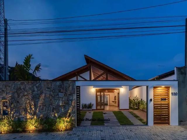 Casa / Sobrado para Venda em Caraguatatuba/SP Massaguaçu 3 Quartos