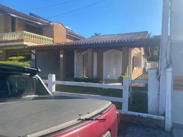 Casa / Sobrado para Venda em Caraguatatuba/SP Massaguaçu 3 Quartos