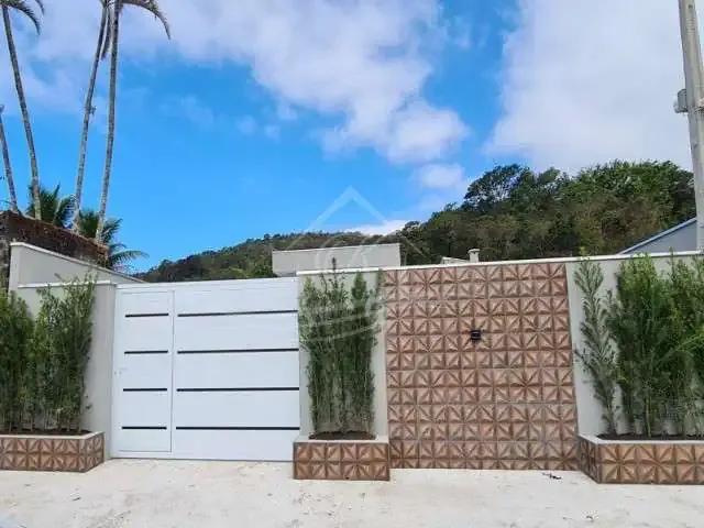 Casa / Sobrado para Venda em Caraguatatuba/SP Massaguaçu 3 Quartos