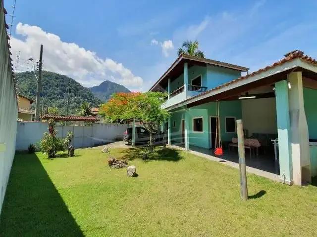 Casa / Sobrado para Venda em Caraguatatuba/SP Massaguaçu 3 Quartos