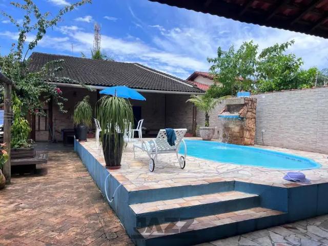 Casa / Sobrado para Venda em Caraguatatuba/SP Massaguaçu 3 Quartos