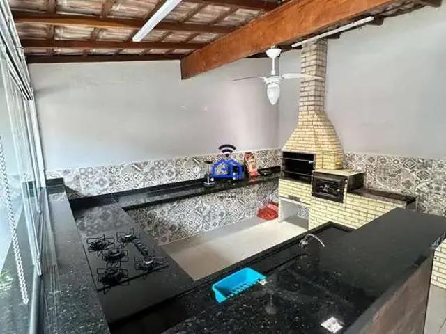 Casa / Sobrado para Venda em Caraguatatuba/SP Massaguaçu 3 Quartos