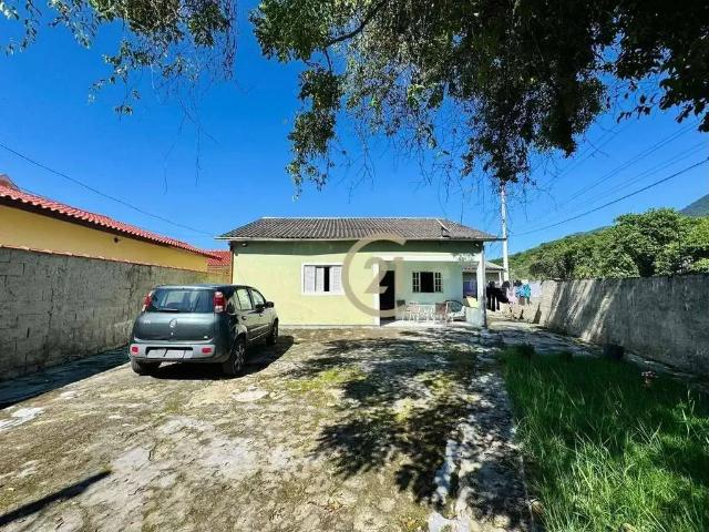 Casa / Sobrado para Venda em Caraguatatuba/SP Massaguaçu 3 Quartos