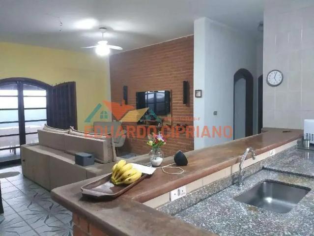 Casa / Sobrado para Venda em Caraguatatuba/SP Massaguaçu 3 Quartos