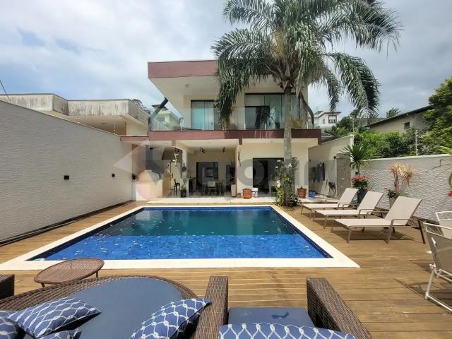 Casa / Sobrado para Venda em Caraguatatuba/SP Massaguaçu 3 Quartos
