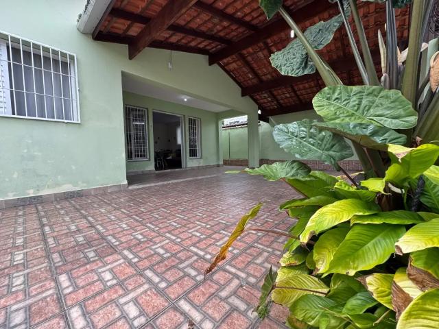 Casa / Sobrado para Venda em Caraguatatuba/SP Sumaré 3 Quartos