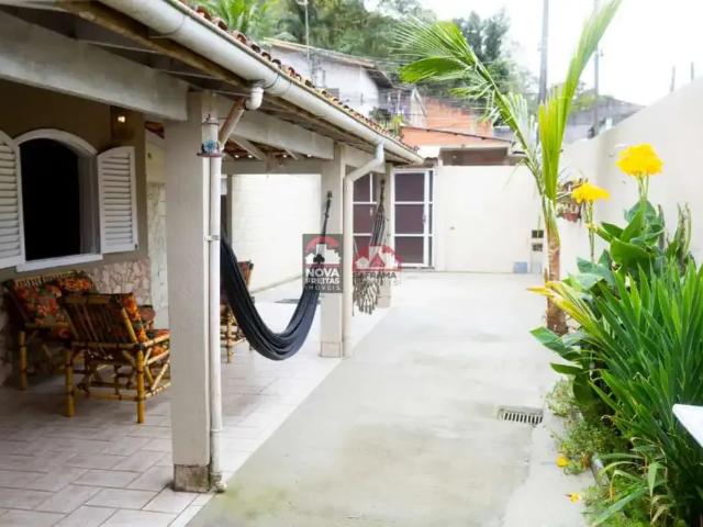 Casa / Sobrado para Venda em Caraguatatuba/SP Sumaré 4 Quartos