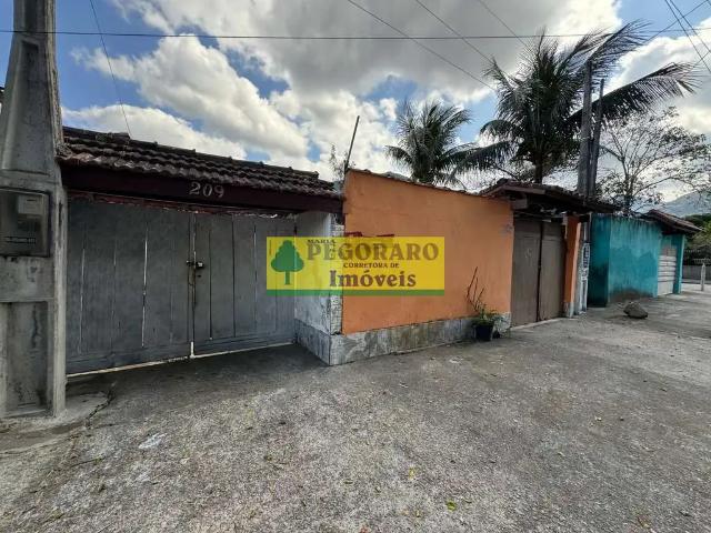 Casa / Sobrado para Venda em Caraguatatuba/SP Sumaré 4 Quartos