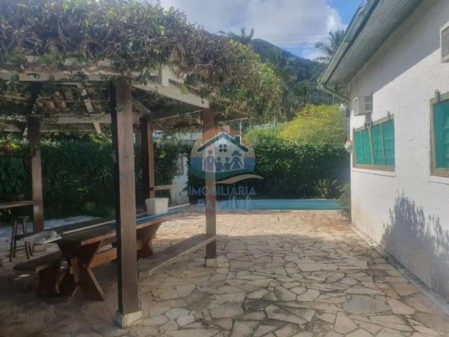 Casa / Sobrado para Venda em Caraguatatuba/SP Sumaré 5 Quartos