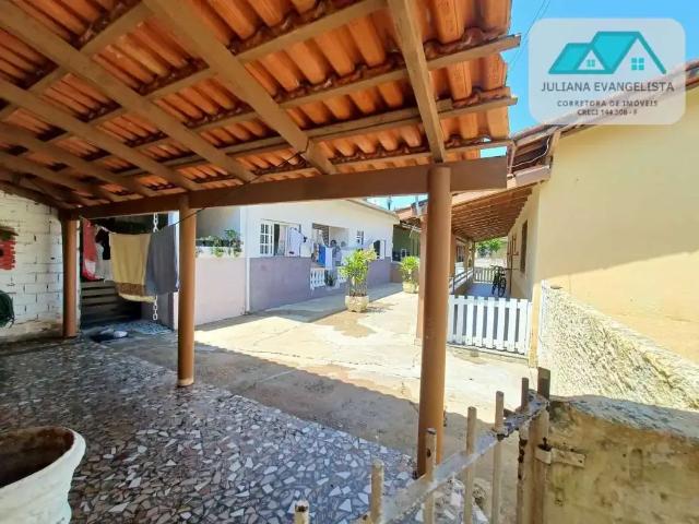 Casa / Sobrado para Venda em Caraguatatuba/SP Sumaré 6 Quartos