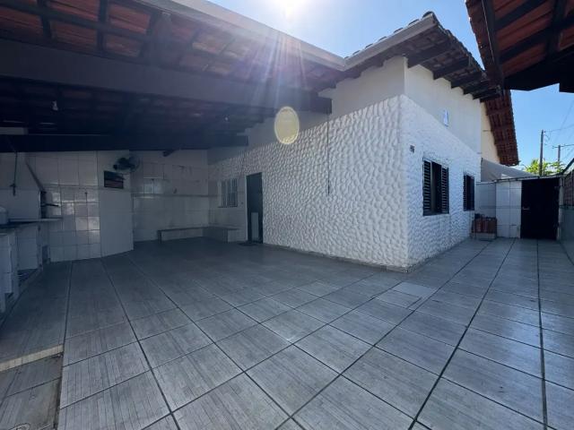Casa / Sobrado para Venda em Caraguatatuba/SP Porto Novo 2 Quartos