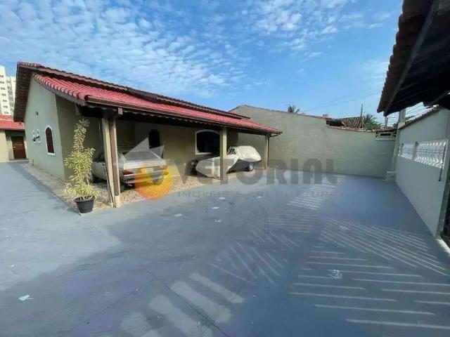 Casa / Sobrado para Venda em Caraguatatuba/SP Parque Balneário Poiares 3 Quartos
