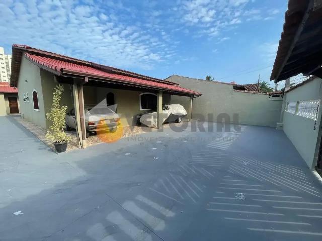 Casa / Sobrado para Venda em Caraguatatuba/SP Parque Balneário Poiares 3 Quartos