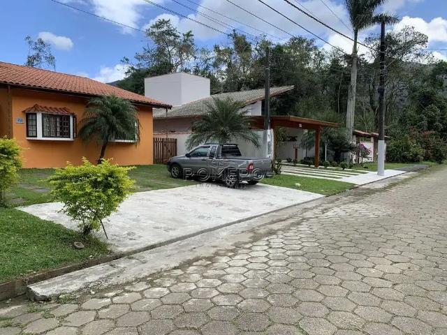 Casa / Sobrado para Venda em Caraguatatuba/SP Praia da Mococa 5 Quartos