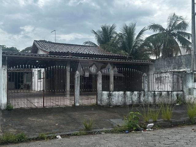 Casa / Sobrado para Venda em Caraguatatuba/SP Praia das Palmeiras 4 Quartos