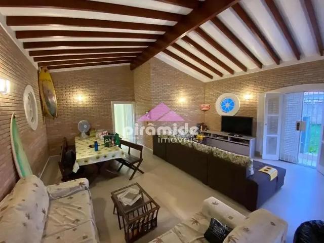 Casa / Sobrado para Venda em Caraguatatuba/SP Praia das Palmeiras 4 Quartos