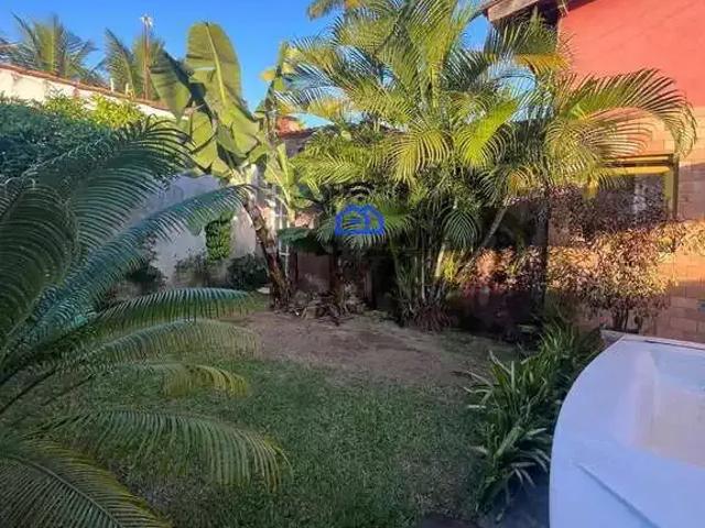 Casa / Sobrado para Venda em Caraguatatuba/SP Praia das Palmeiras 4 Quartos